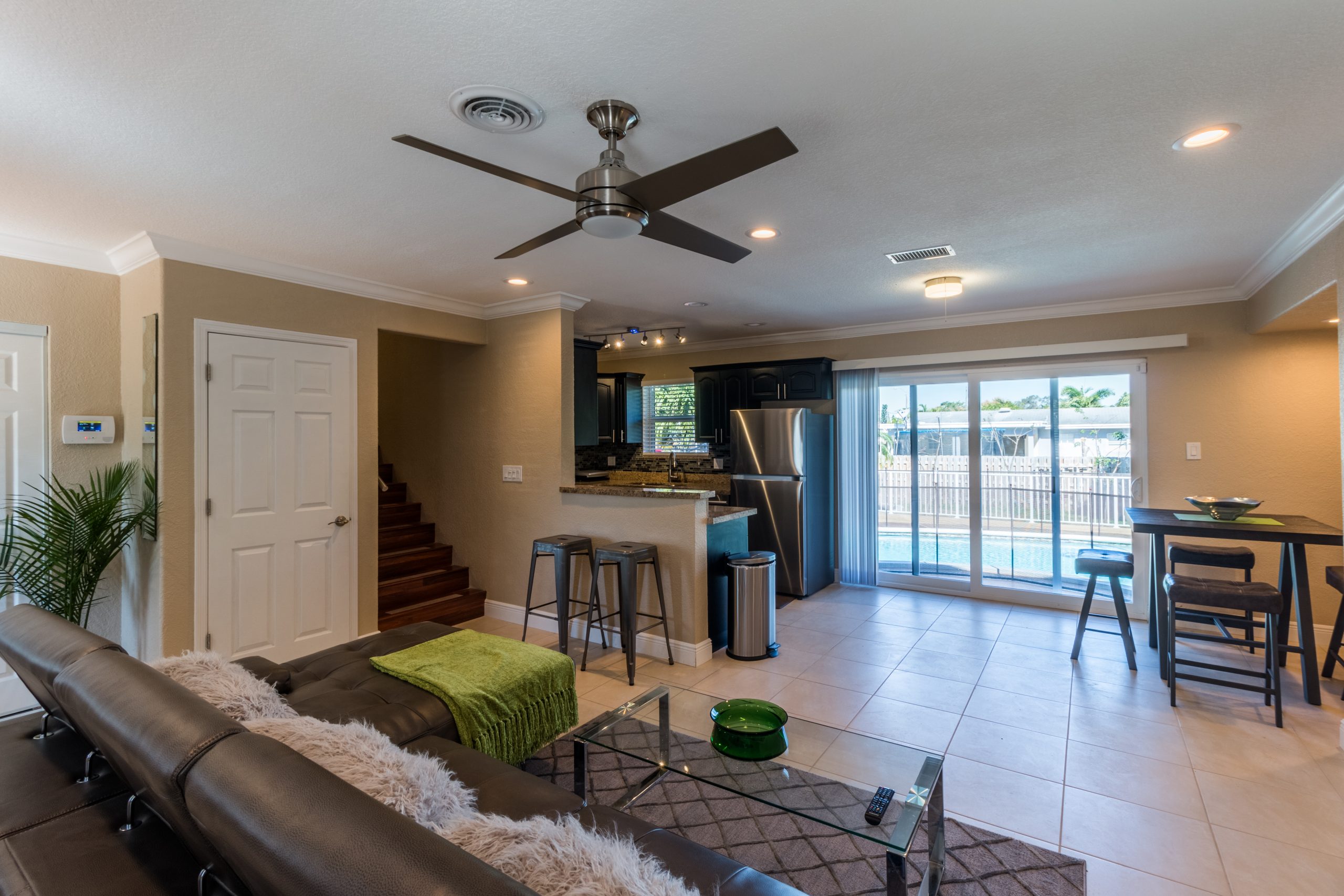KMG: "PALM ESTATE" 3BD 3BA HALLANDALE HOME W/ POOL - Kong Management Group