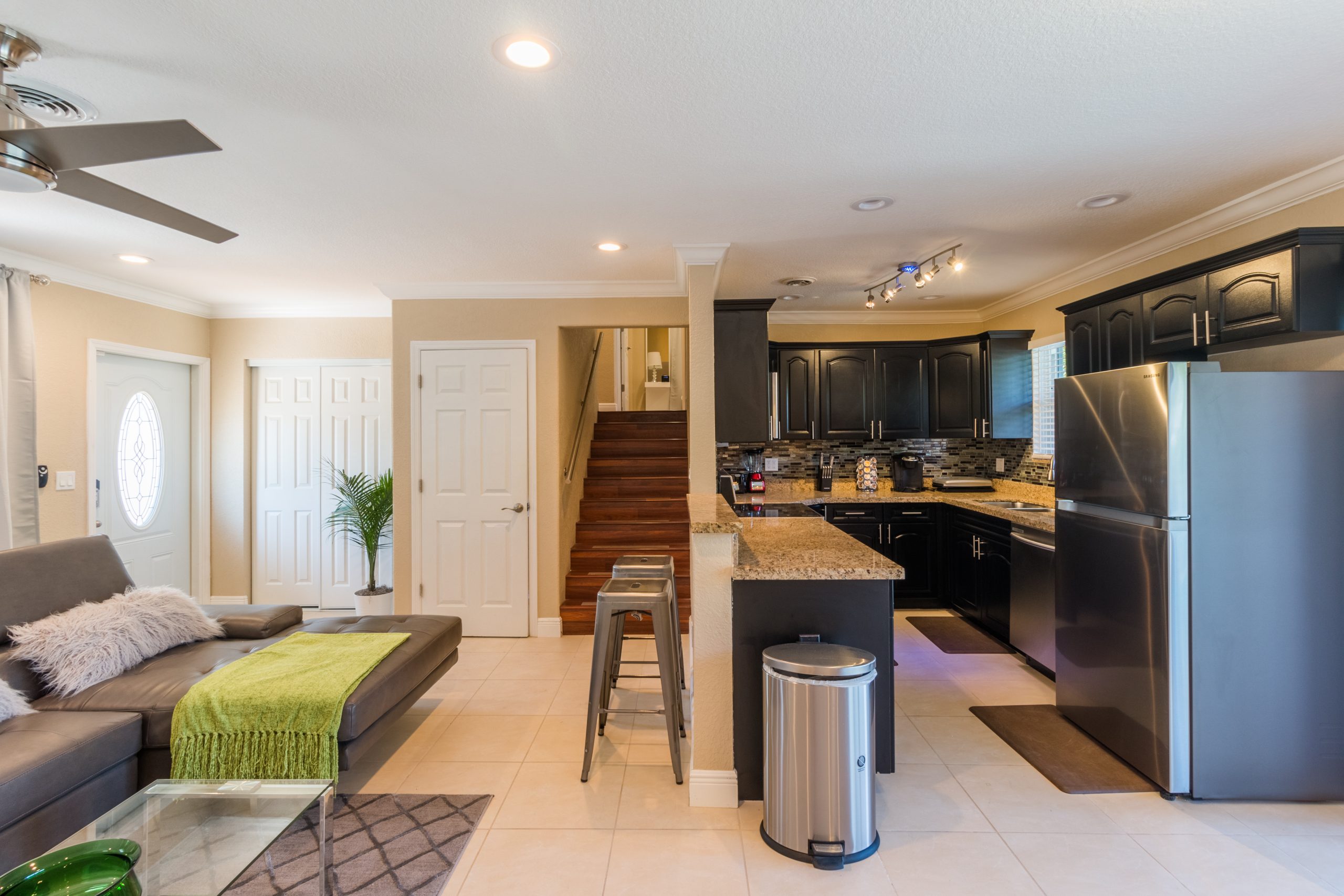 KMG: "PALM ESTATE" 3BD 3BA HALLANDALE HOME W/ POOL - Kong Management Group