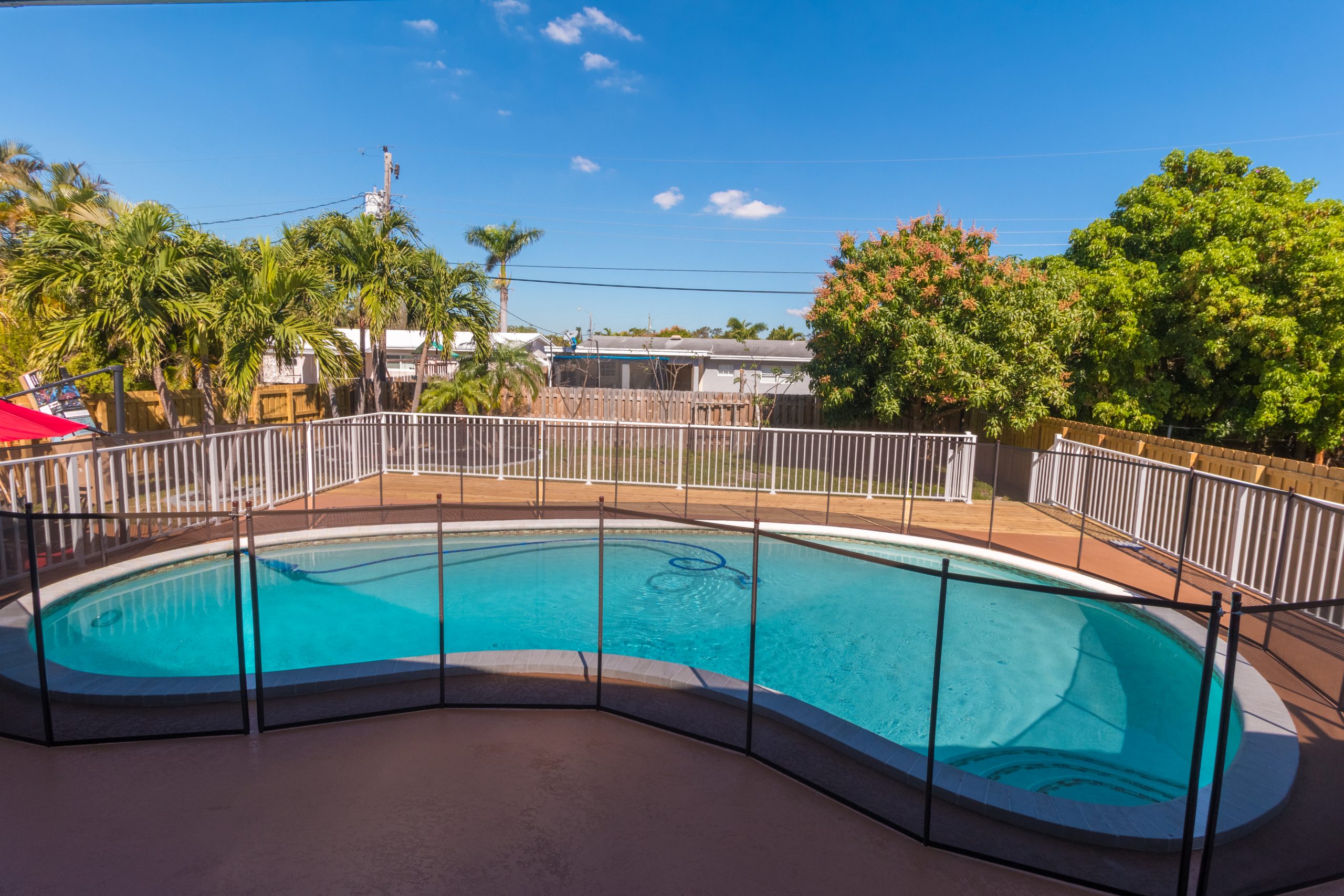 KMG: "PALM ESTATE" 3BD 3BA HALLANDALE HOME W/ POOL - Kong Management Group